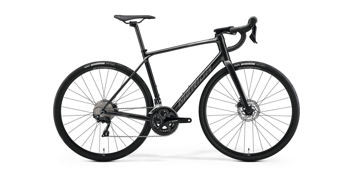 MERIDA Scultura Endurance 400 Silk Black (Dark Silver) | Mojekolo.cz