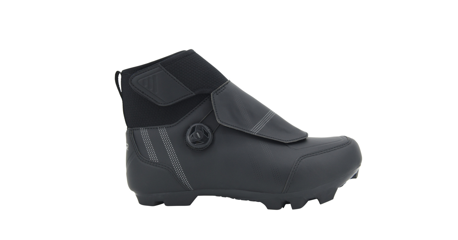 Zimní tretry FLR Defender Pro Dial MTB Black | Mojekolo.cz